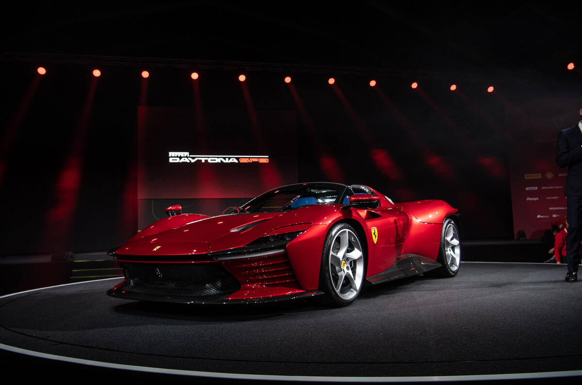 New mid-engined Ferrari Daytona SP3 packs 829bhp V12 | Autocar