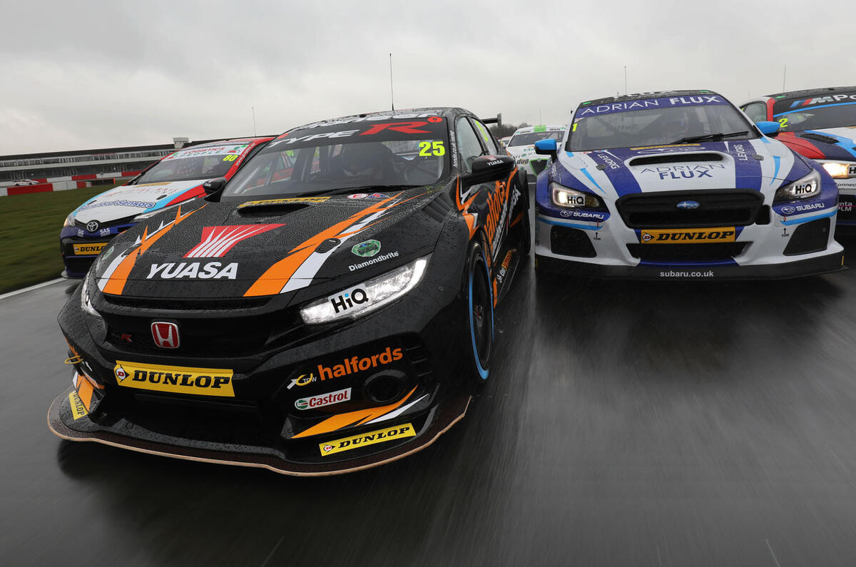 Inside the 2018 Honda Civic Type R BTCC racing car | Autocar