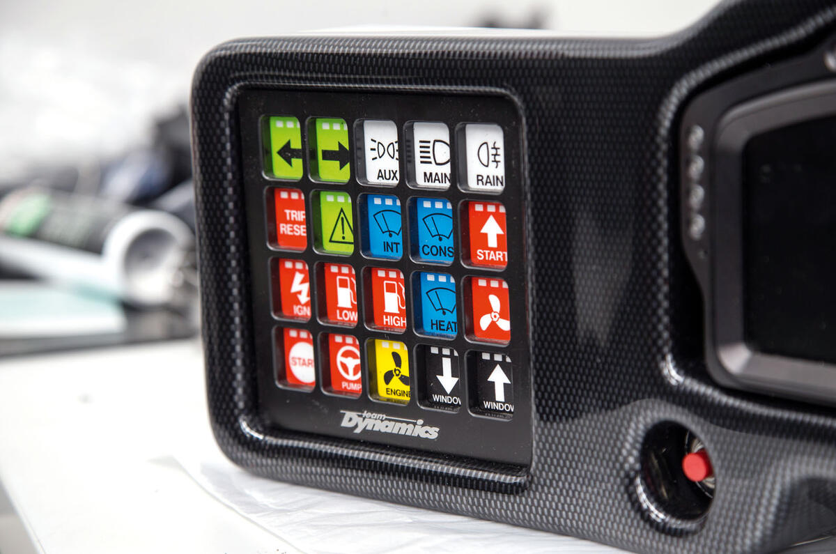 Inside the 2018 Honda Civic Type R BTCC racing car | Autocar