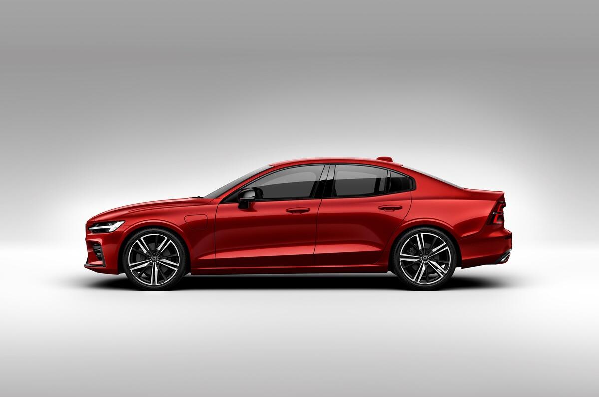 Volvo S60 gains 385bhp plug-in hybrid option in UK | Autocar