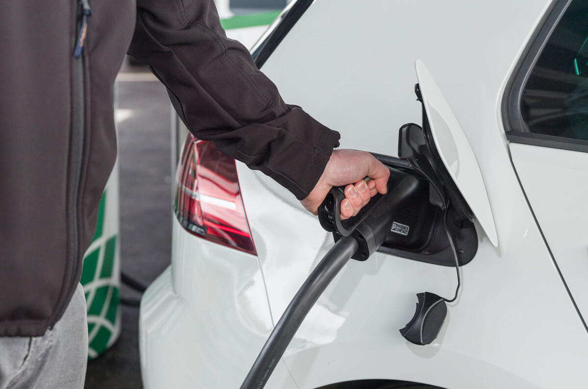 UK Government plans green numberplates for EVs | Autocar