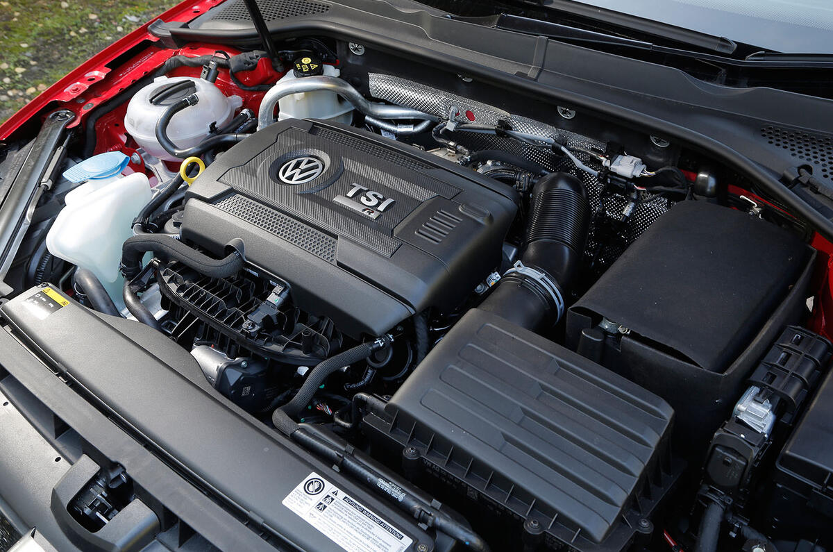 2015 Volkswagen Golf R Estate UK first drive | Autocar