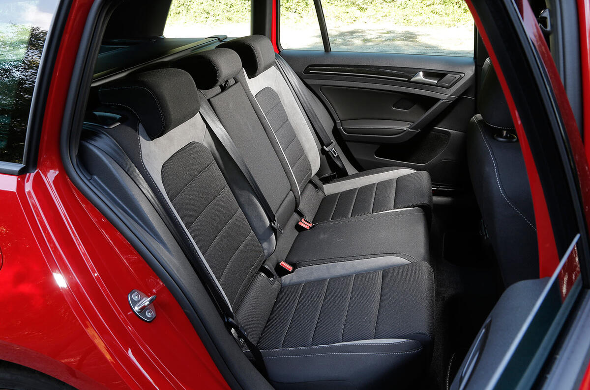 2015 Volkswagen Golf R Estate UK first drive | Autocar