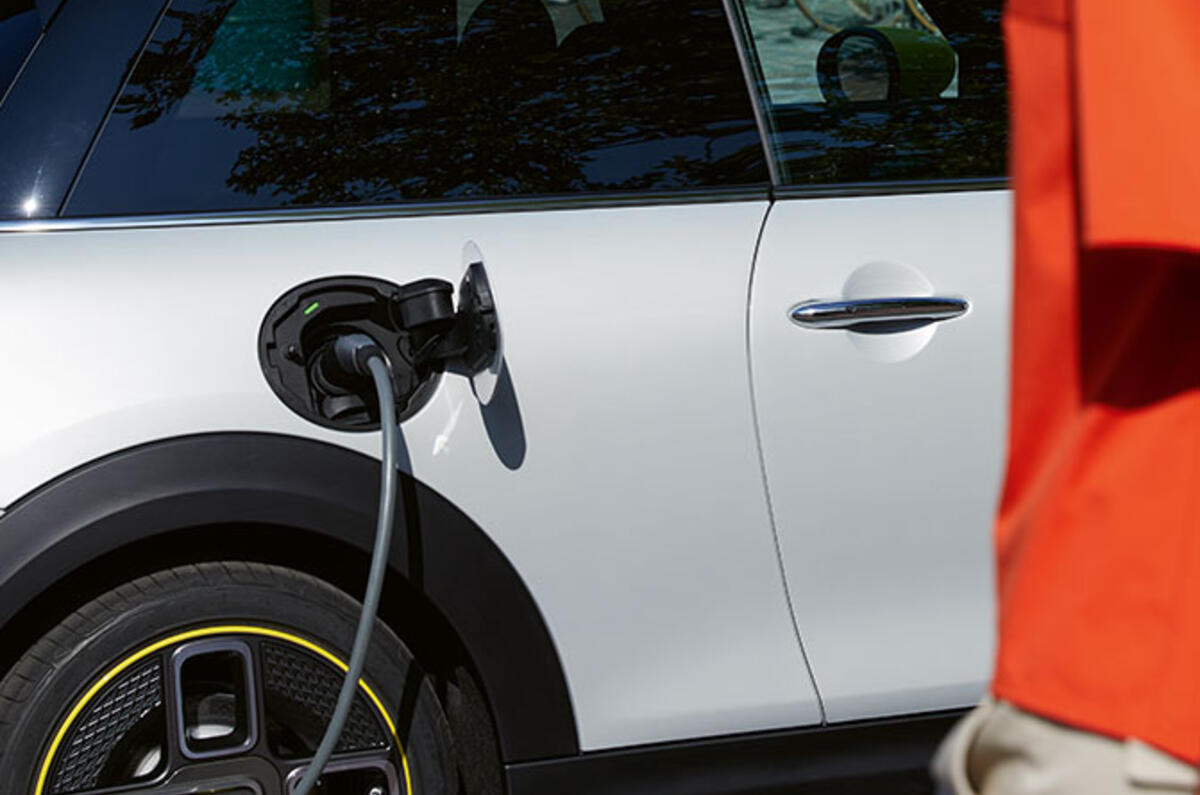 MINI Electric: how its tech helps you stay connected | Autocar