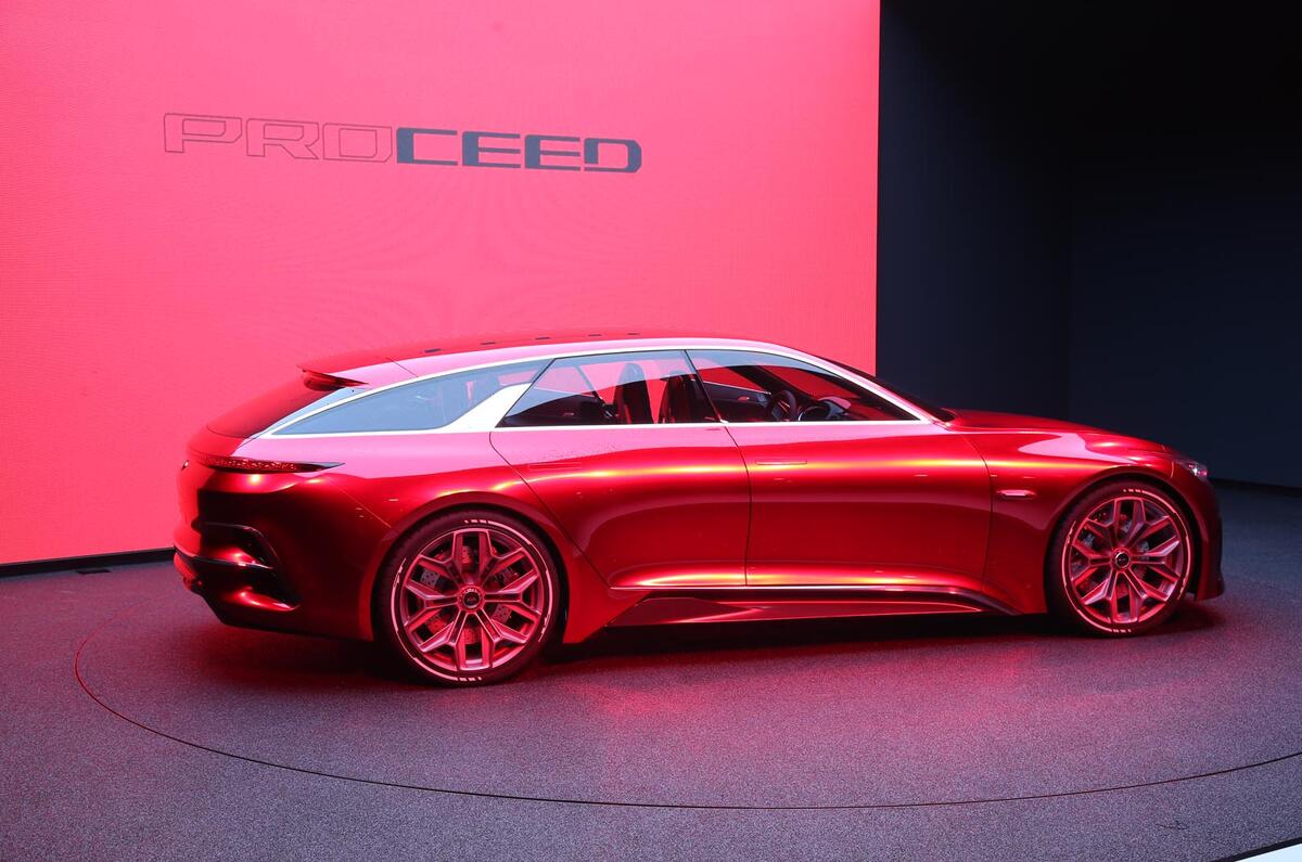 Kia Proceed shooting brake concept on show at Frankfurt motor show ...