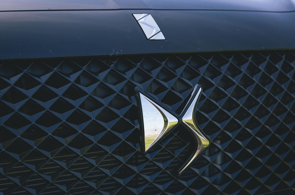 DS 7 Crossback BlueHDI 130 Prestige 2019 long-term review - five months ...