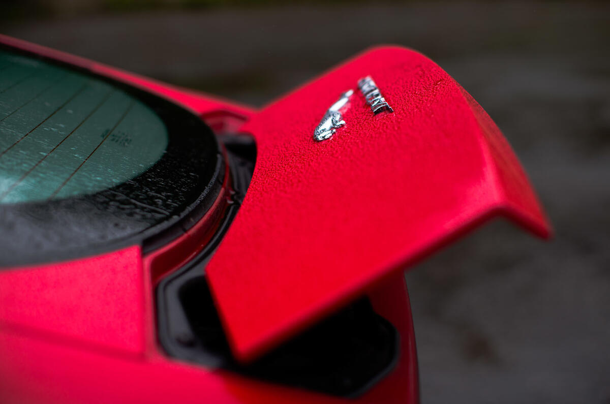 Jaguar F-type coupé V6 and V6 S