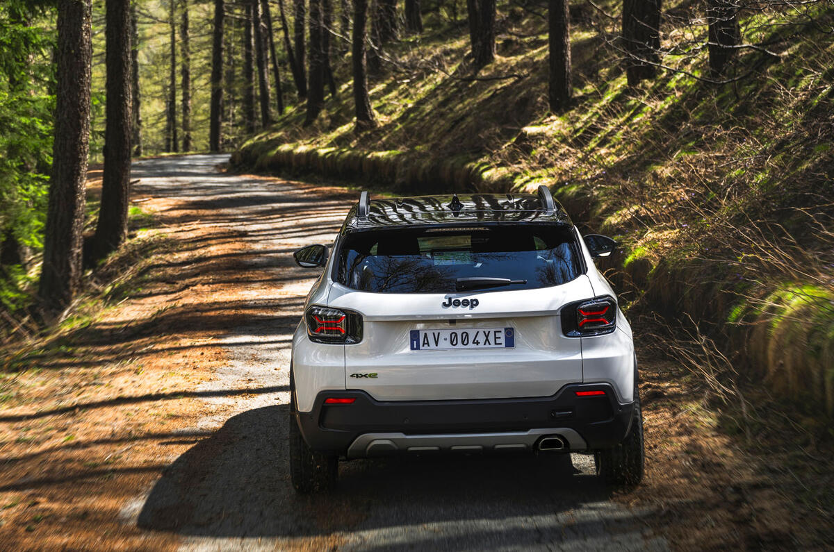 Jeep Avenger Review 2025, Price & Specs | Autocar