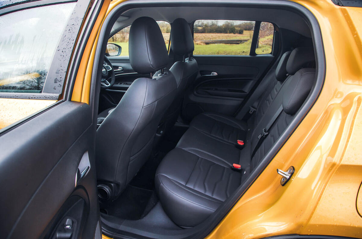 Jeep Avenger Review 2025, Price & Specs | Autocar