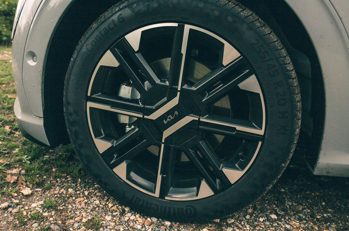 Kia EV6 Review 2025, Price & Specs | Autocar