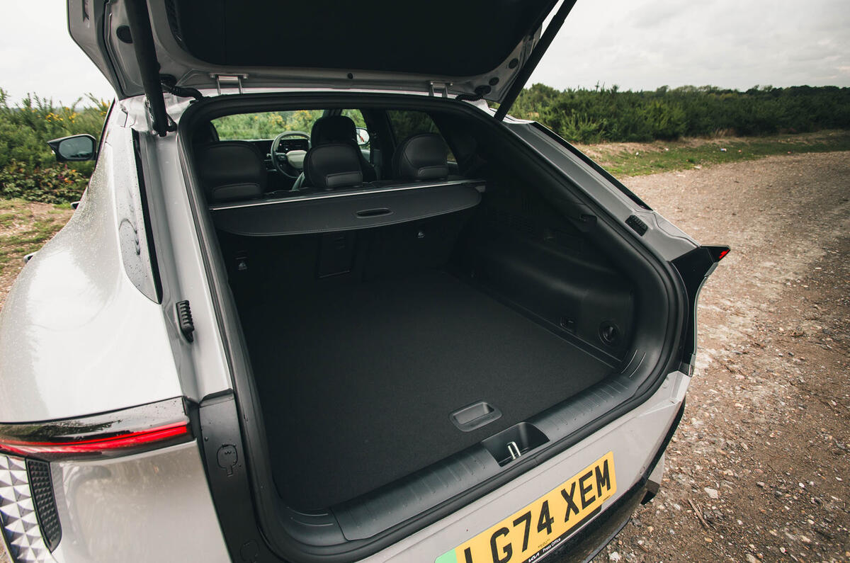 Kia EV6 Review 2025, Price & Specs | Autocar