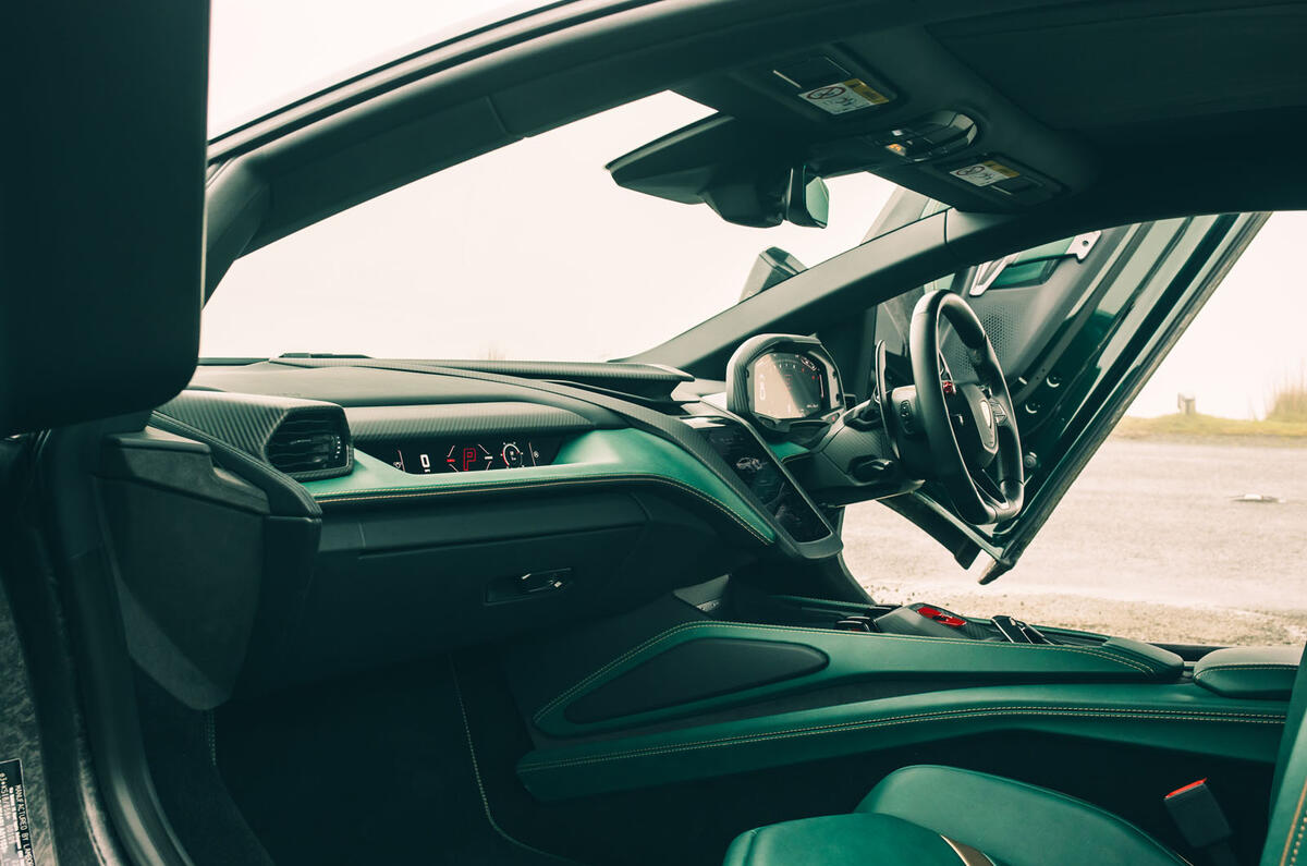 Lamborghini Revuelto Review 2025, Price & Specs | Autocar