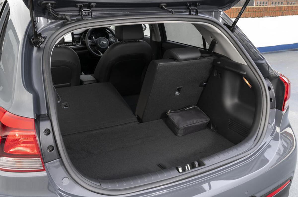 Kia Rio Review 2025, Price & Specs | Autocar