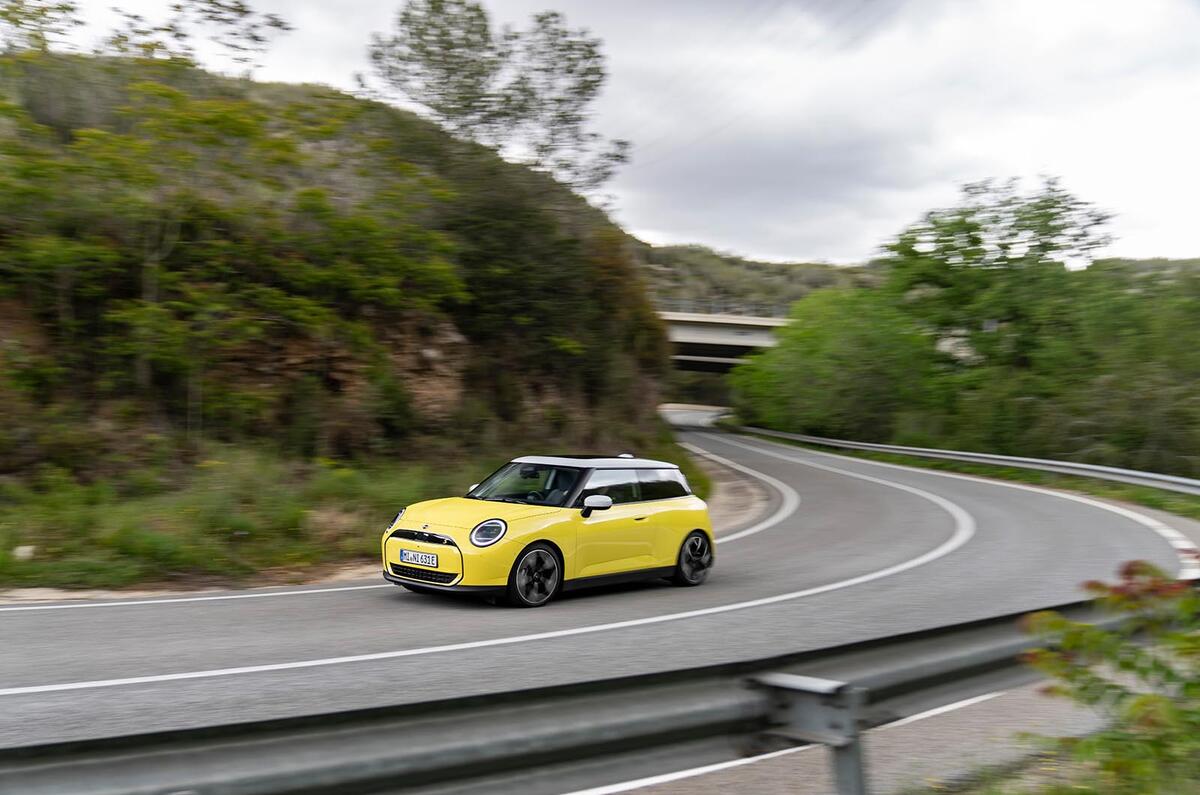 Mini Cooper SE review | Autocar