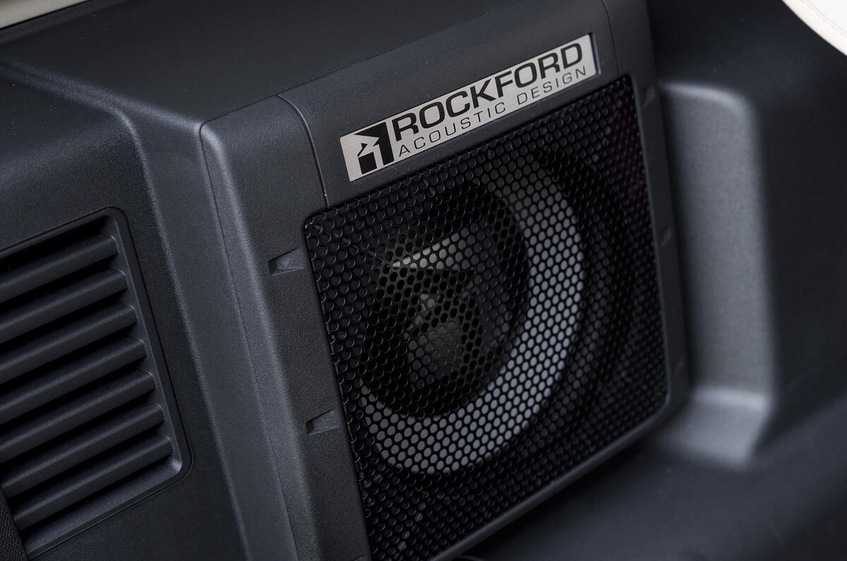 Mitsubishi Shogun Review 2025, Price & Specs | Autocar