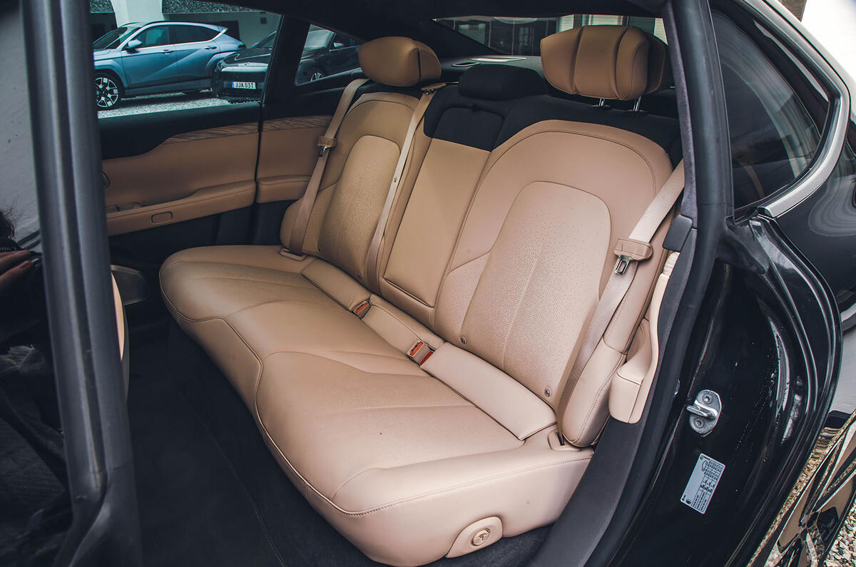 Nio ET7 Review 2025, Price & Specs | Autocar