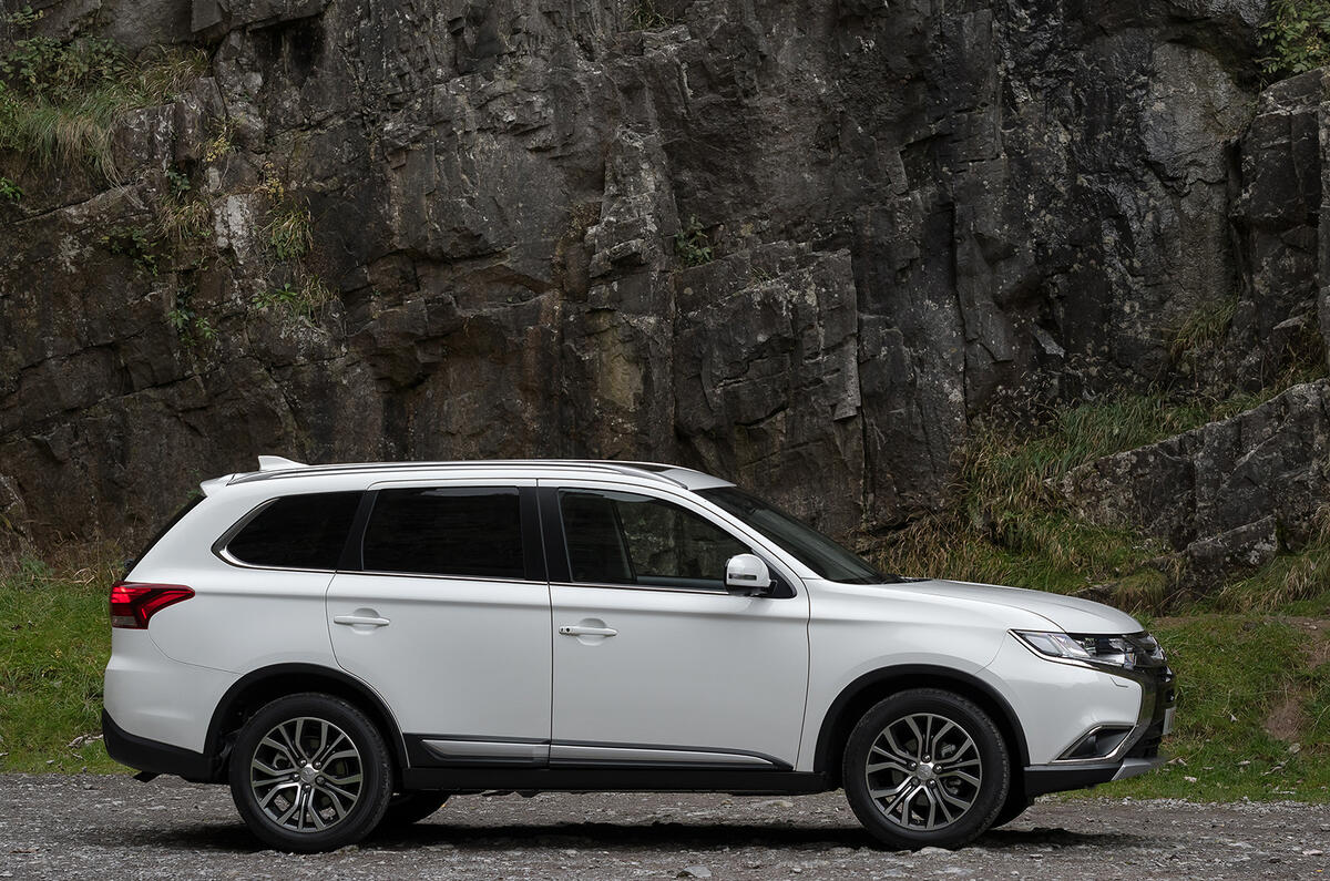 Mitsubishi Outlander Diesel Review (2022) | Autocar
