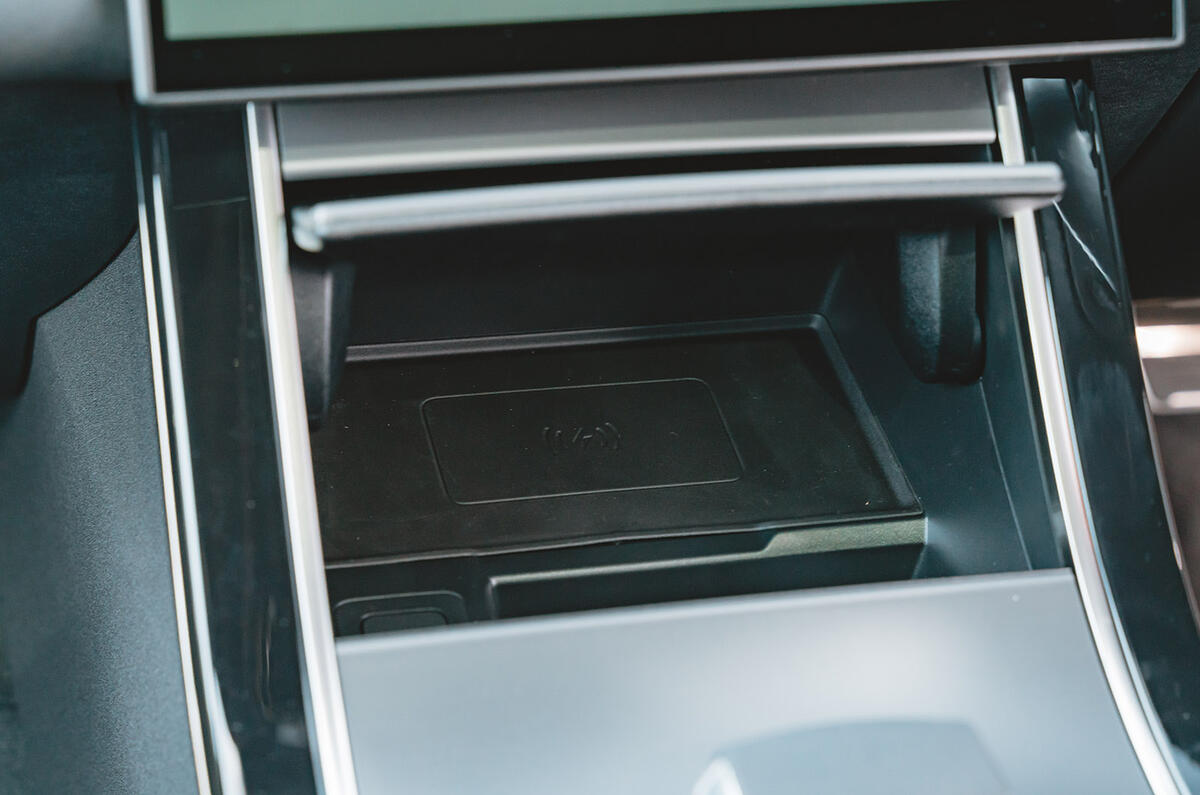 Land Rover Range Rover Velar Review 2025, Price & Specs | Autocar