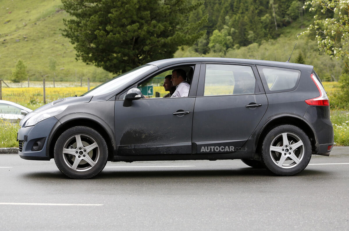 Renault's new crossover breaks cover | Autocar