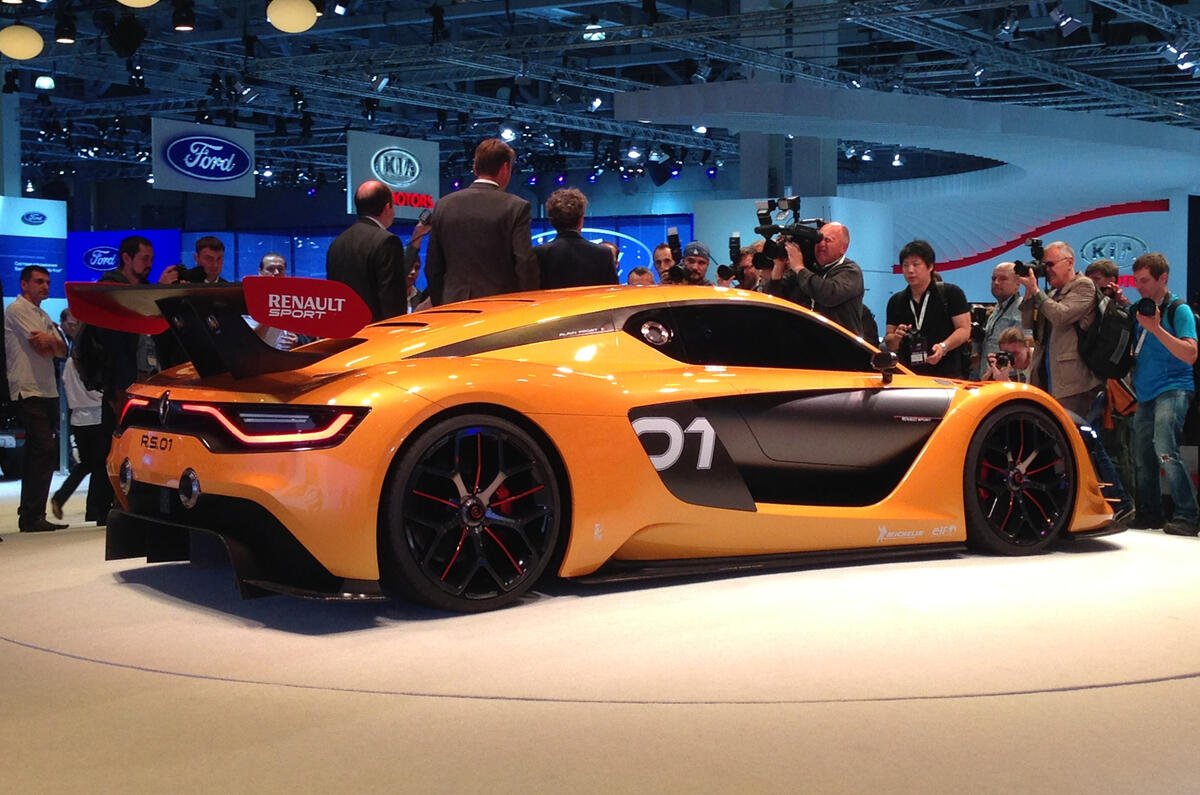 Renault reveals new 493bhp racing car