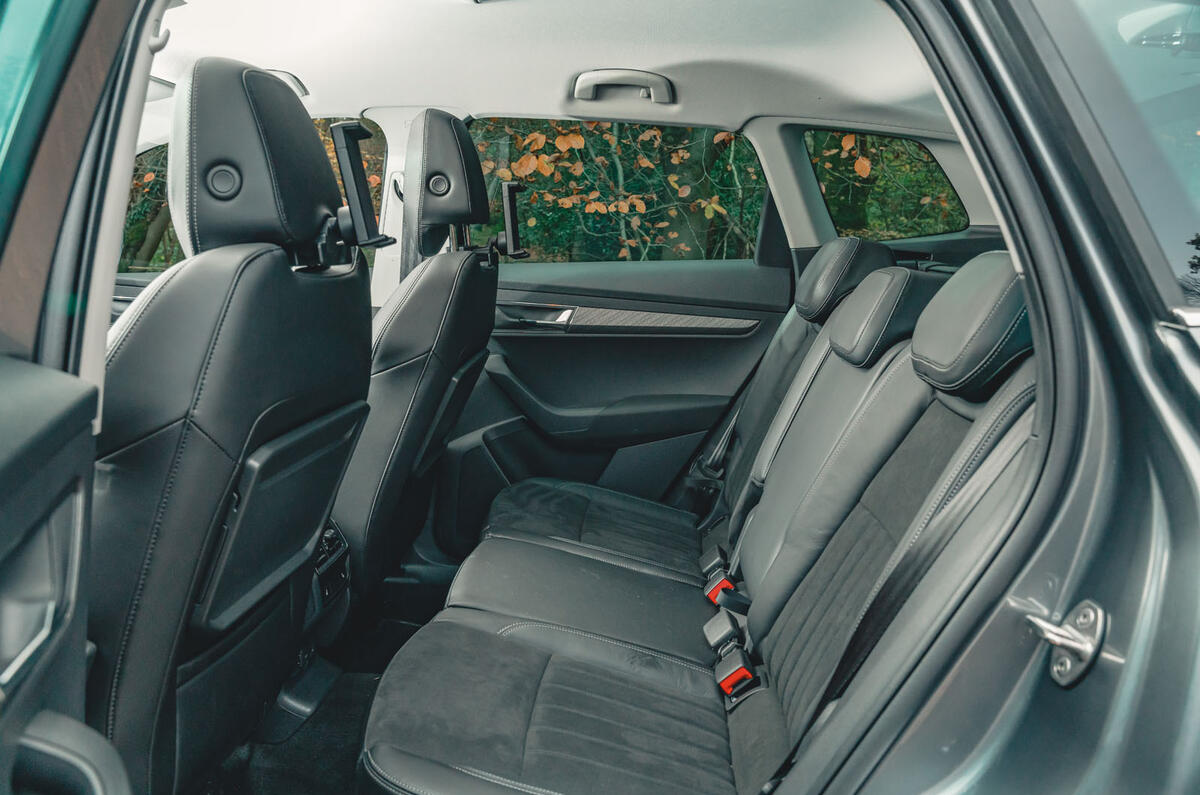 Skoda Karoq Review 2025, Price & Specs | Autocar