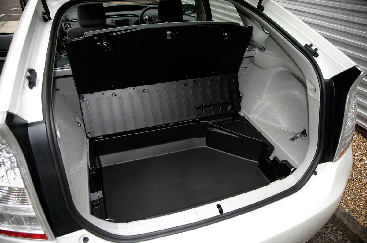 Toyota Prius 2009-2015 Review (2022) | Autocar