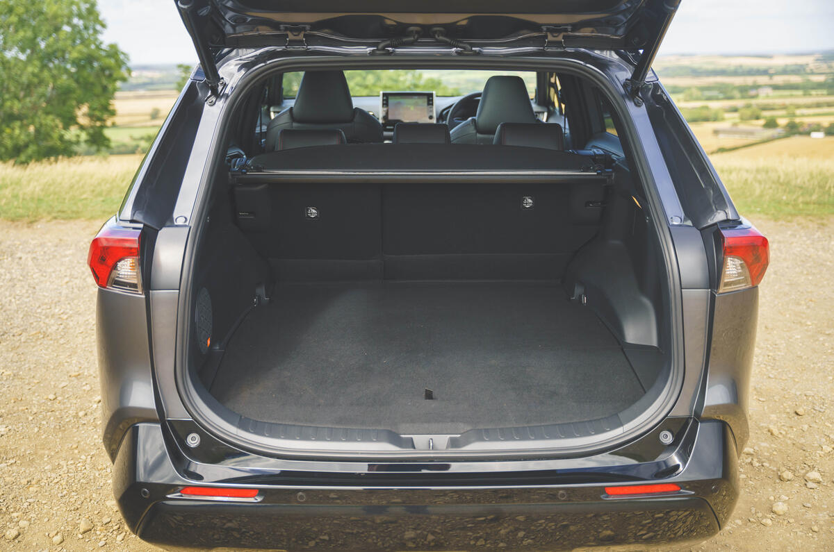 Toyota RAV4 Review 2025, Price & Specs | Autocar