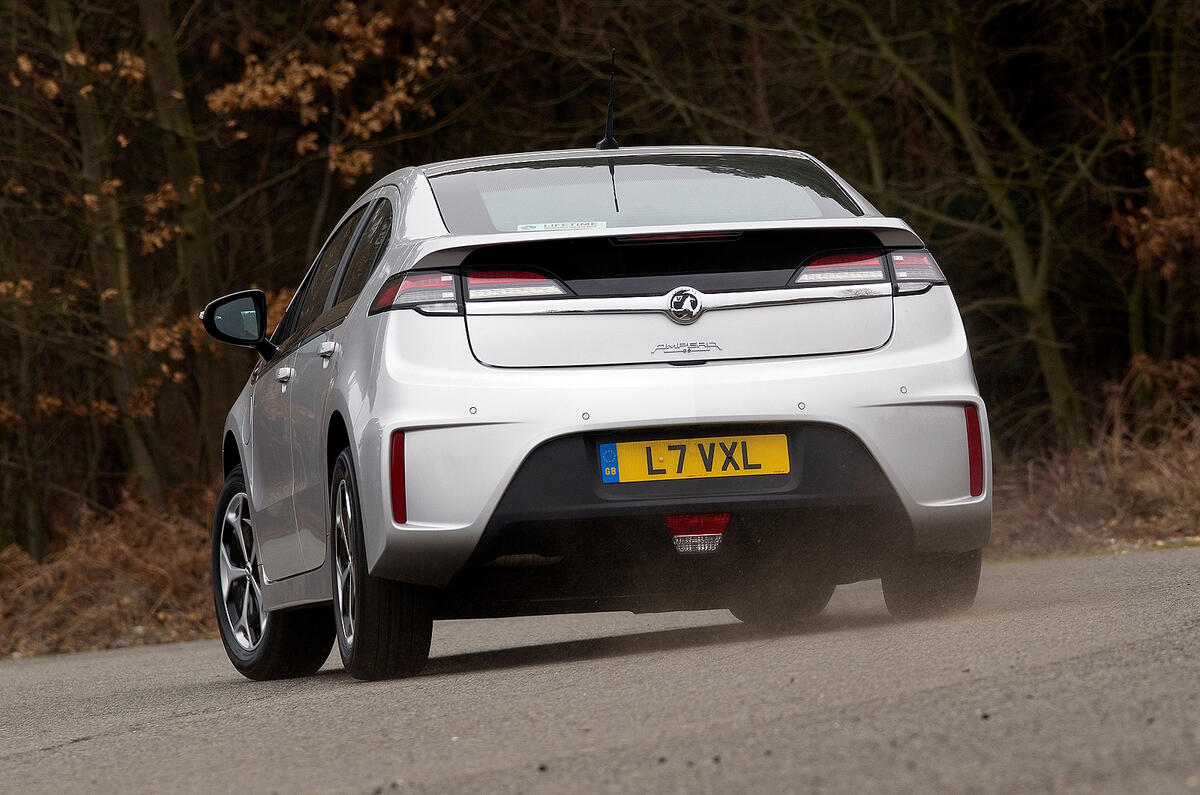 Vauxhall Ampera 2012-2015 Review (2022) | Autocar