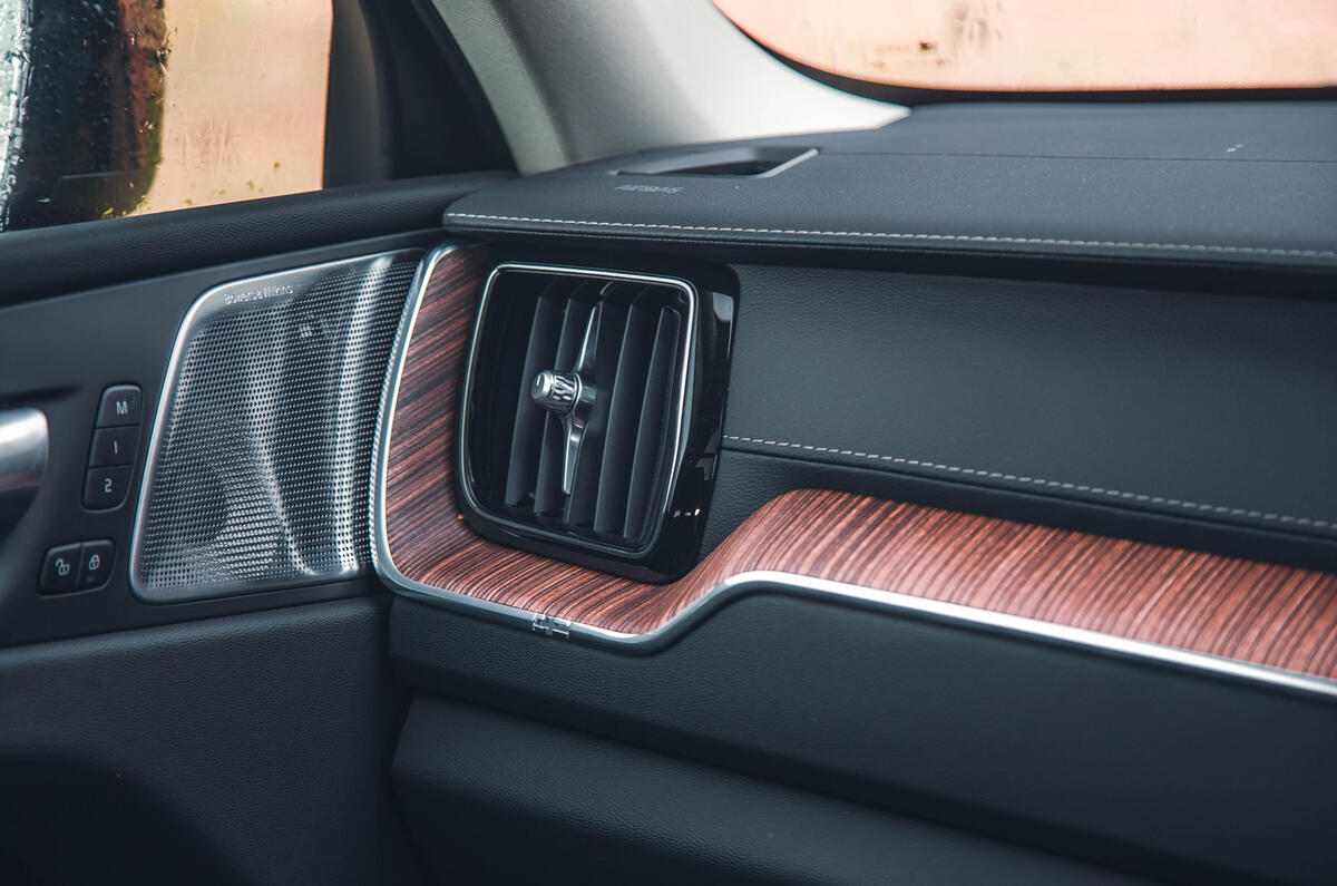 Volvo XC60 Review 2025, Price & Specs | Autocar