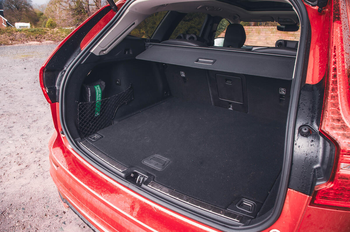 Volvo XC60 Review 2025, Price & Specs | Autocar