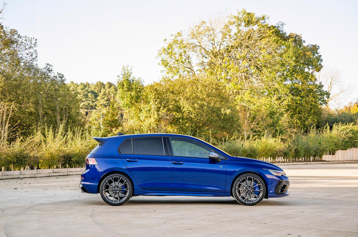 Volkswagen Golf R Review 2025, Price & Specs | Autocar