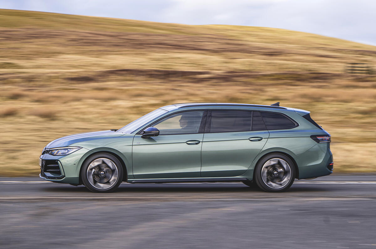 Volkswagen Passat Review 2025, Price & Specs | Autocar