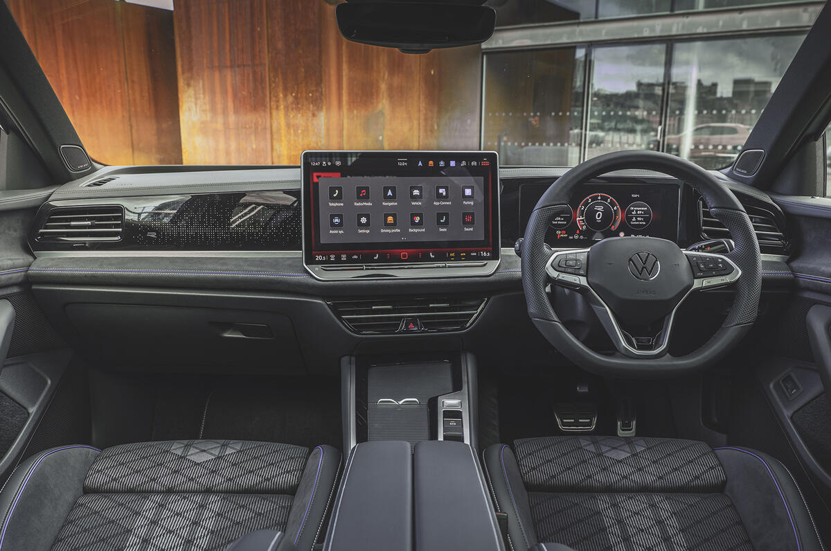 Volkswagen Passat Review 2025, Price & Specs | Autocar