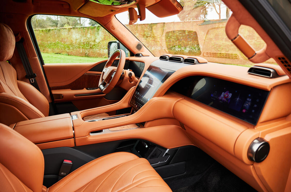 Yangwang U8 Review 2025, Price & Specs | Autocar