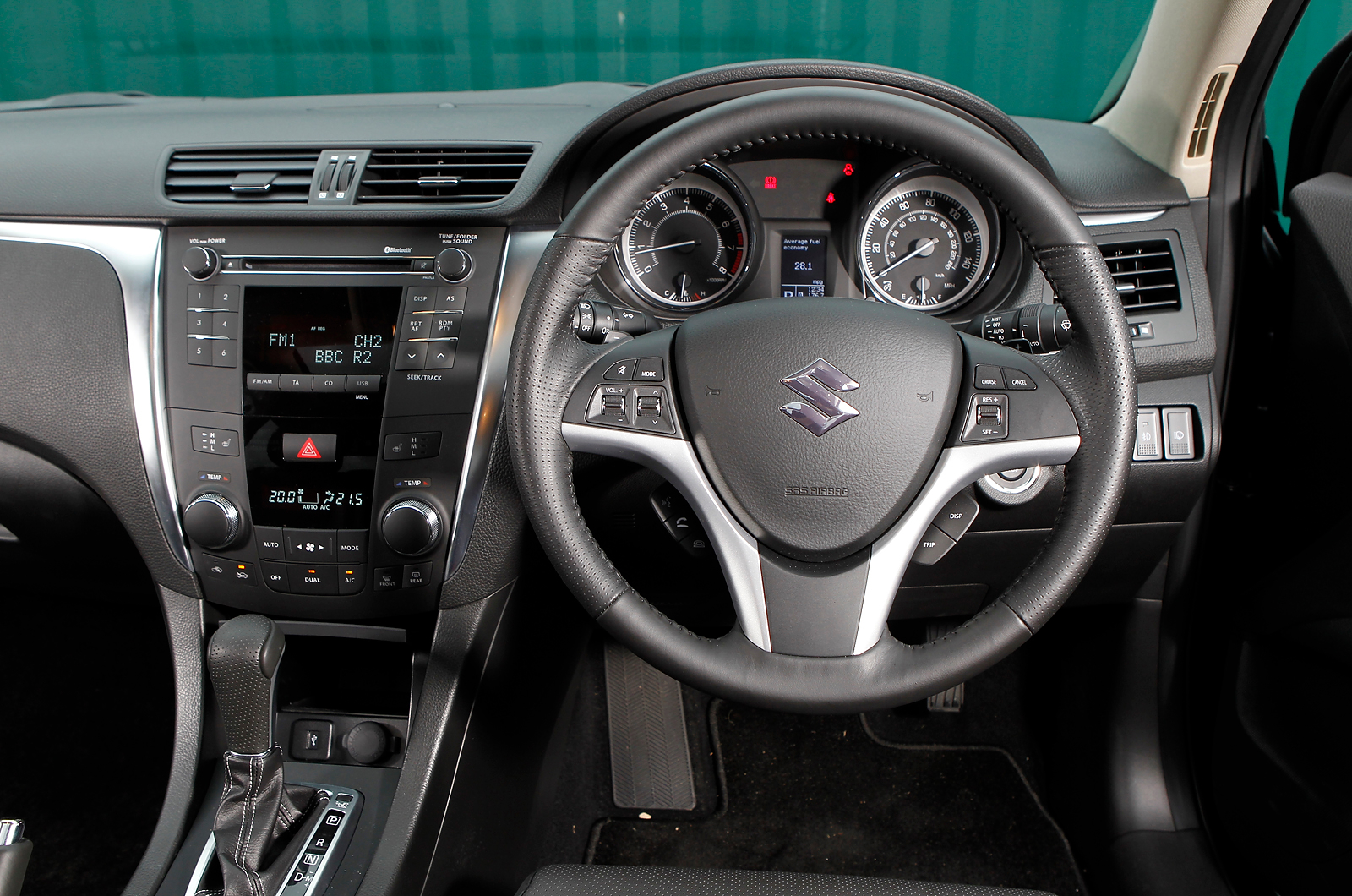 Suzuki Kizashi Interior