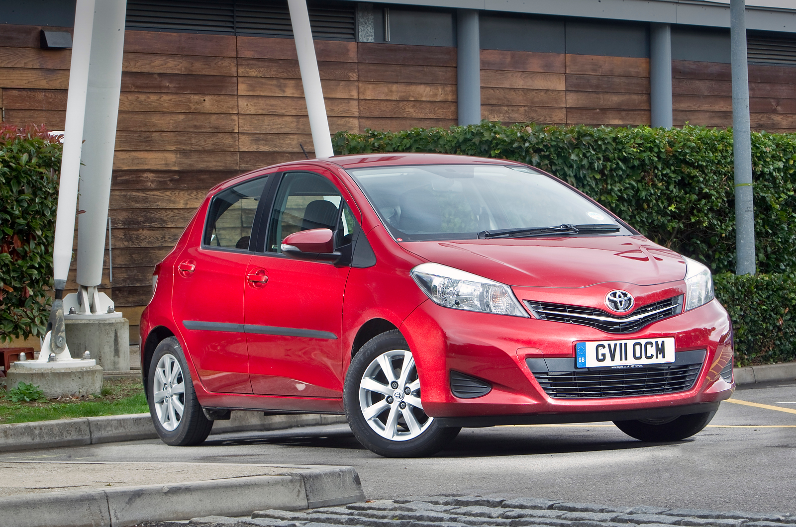 Best car deals: Toyota Yaris, Nissan Juke, Renault Twingo, Citroen DS3 ...