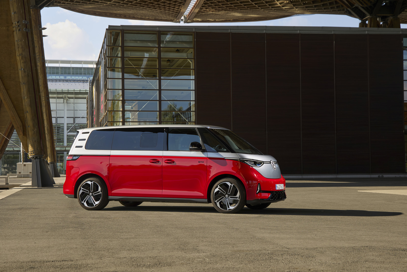 Volkswagen ID Buzz GTX Review 2025, Price & Specs | Autocar